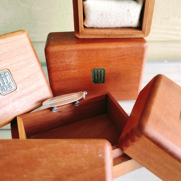 James Avery | Jewelry | Left Retired James Avery Signature Keepsake ...